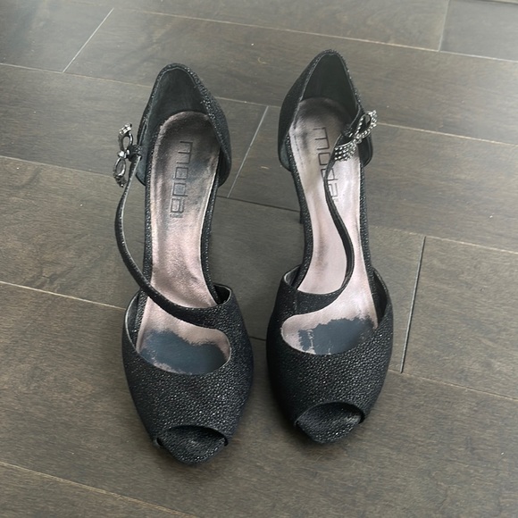 Moda | Shoes | Black And Silver Sparkly Moda Dress Heel Size 8 | Poshmark